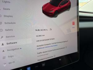 Red Tesla Model 3 2024 in Siauliai, with an engine capacity of 0.00 L and mileage of 33 thousand km for 18400 €, photo 13 on AUTOMOTO.COM.LV