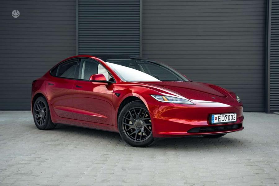 Red Tesla Model 3 2024 in Klaipeda, with an engine capacity of 0.00 L and mileage of 19 thousand km for 33500 €, photo 5 on AUTOMOTO.COM.LV