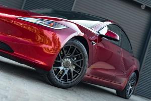 Red Tesla Model 3 2024 in Klaipeda, with an engine capacity of 0.00 L and mileage of 19 thousand km for 33500 €, photo 7 on AUTOMOTO.COM.LV