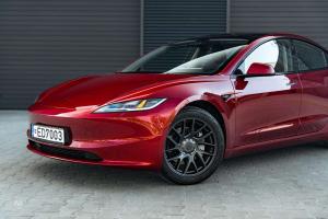 Red Tesla Model 3 2024 in Klaipeda, with an engine capacity of 0.00 L and mileage of 19 thousand km for 33500 €, photo 8 on AUTOMOTO.COM.LV