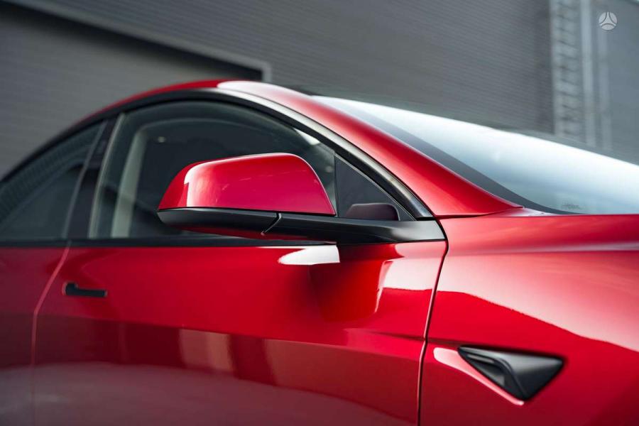 Red Tesla Model 3 2024 in Klaipeda, with an engine capacity of 0.00 L and mileage of 19 thousand km for 33500 €, photo 12 on AUTOMOTO.COM.LV