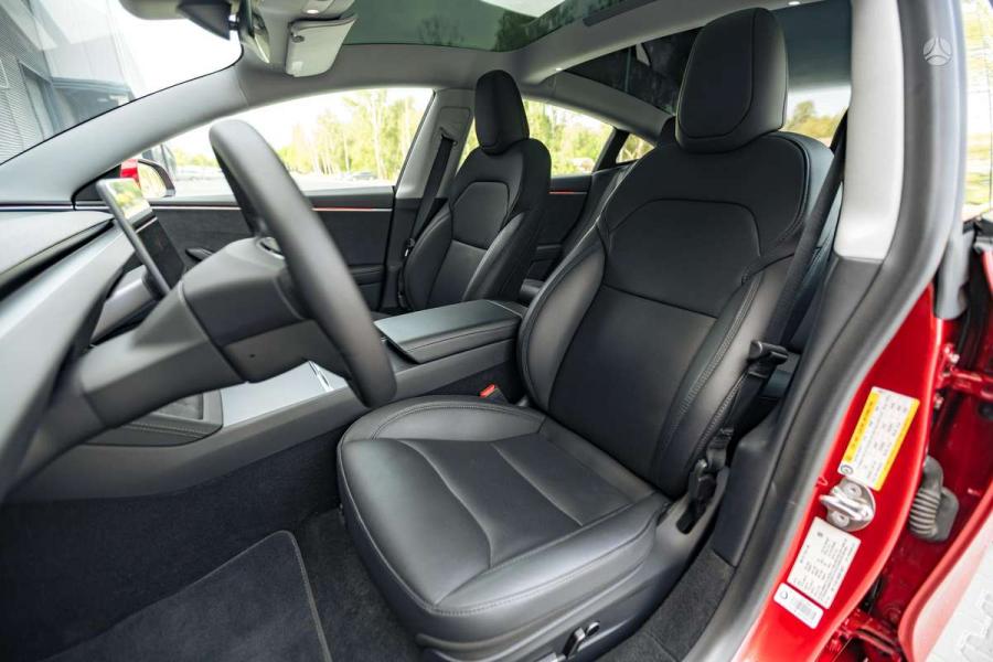 Red Tesla Model 3 2024 in Klaipeda, with an engine capacity of 0.00 L and mileage of 19 thousand km for 33500 €, photo 20 on AUTOMOTO.COM.LV