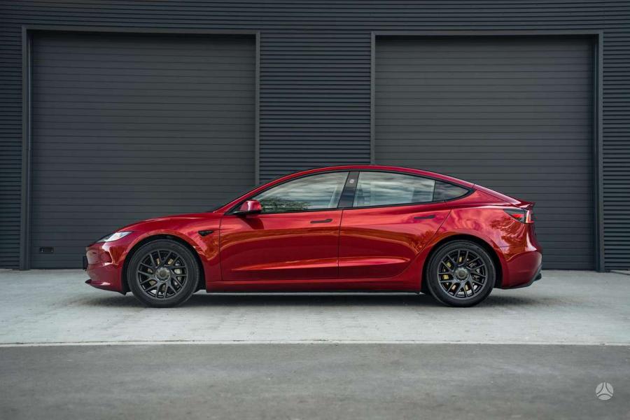 Red Tesla Model 3 2024 in Klaipeda, with an engine capacity of 0.00 L and mileage of 19 thousand km for 33500 €, photo 31 on AUTOMOTO.COM.LV