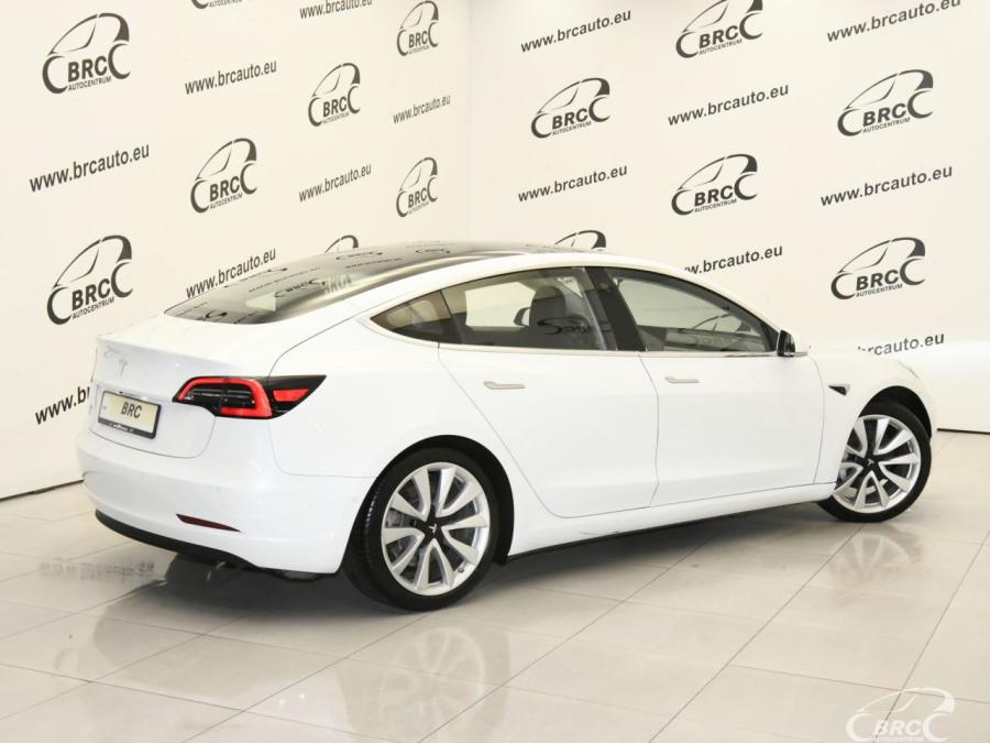 Tesla Model 3 2018 in Vilnius, with an engine capacity of 0.00 L and mileage of 217 thousand km for 9900 €, photo 2 on AUTOMOTO.COM.LV