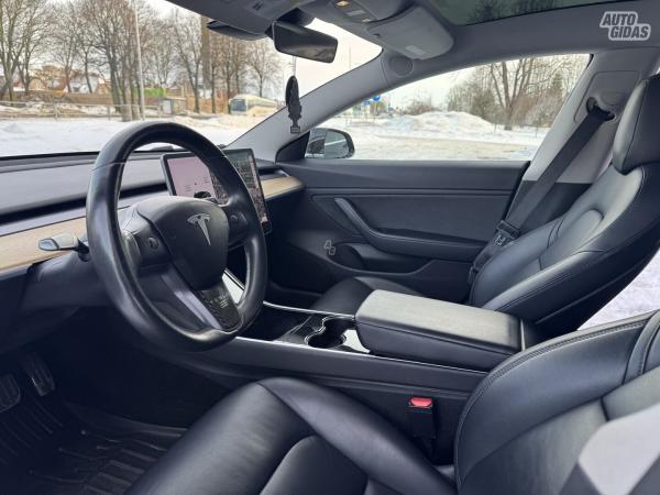 Tesla Model 3 2018 Klaipėda, ar dzinēja tilpumu 0.00 L un nobraukumu 130 tūkst. km par 17000 €, foto 7 vietnē AUTOMOTO.COM.LV