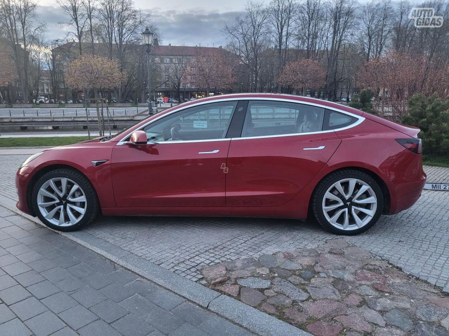 Tesla Model 3 2018 in Klaipeda, with an engine capacity of 0.00 L and mileage of 87 thousand km for 17000 €, photo 1 on AUTOMOTO.COM.LV