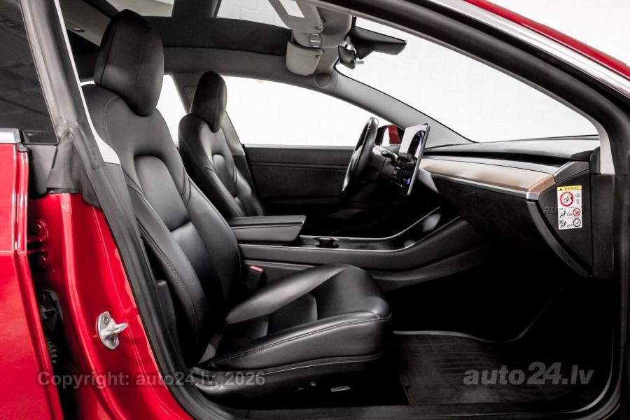 Tesla Model 3 2019 Pērnava, ar dzinēja tilpumu 0.00 L un nobraukumu 210 tūkst. km par 18990 €, foto 12 vietnē AUTOMOTO.COM.LV