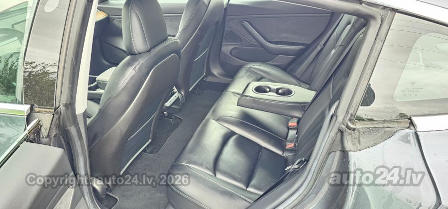 Tesla Model 3 2019 Narva, ar dzinēja tilpumu 0.00 L un nobraukumu 126 tūkst. km par 24990 €, foto 13 vietnē AUTOMOTO.COM.LV