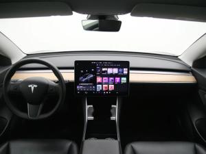 Tesla Model 3 2020 in Vilnius, with an engine capacity of 0.00 L and mileage of 148 thousand km for 18599 €, photo 2 on AUTOMOTO.COM.LV