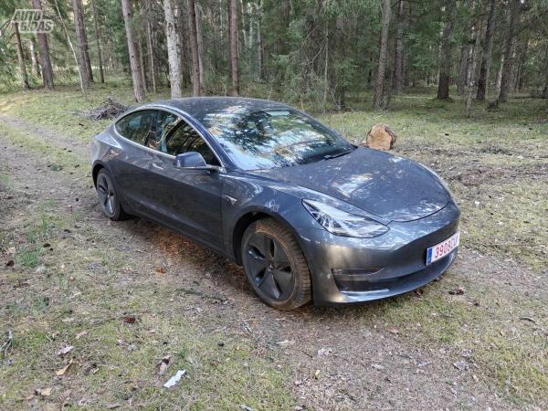 Tesla Model 3 2020 in Utena, with an engine capacity of 0.00 L and mileage of 110 thousand km for 11300 €, photo 1 on AUTOMOTO.COM.LV