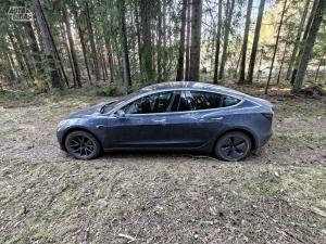 Tesla Model 3 2020 in Utena, with an engine capacity of 0.00 L and mileage of 110 thousand km for 11300 €, photo 3 on AUTOMOTO.COM.LV