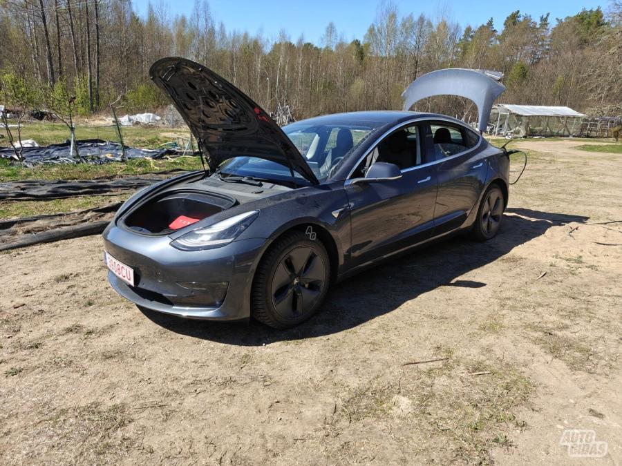 Tesla Model 3 2020 in Utena, with an engine capacity of 0.00 L and mileage of 110 thousand km for 11300 €, photo 5 on AUTOMOTO.COM.LV