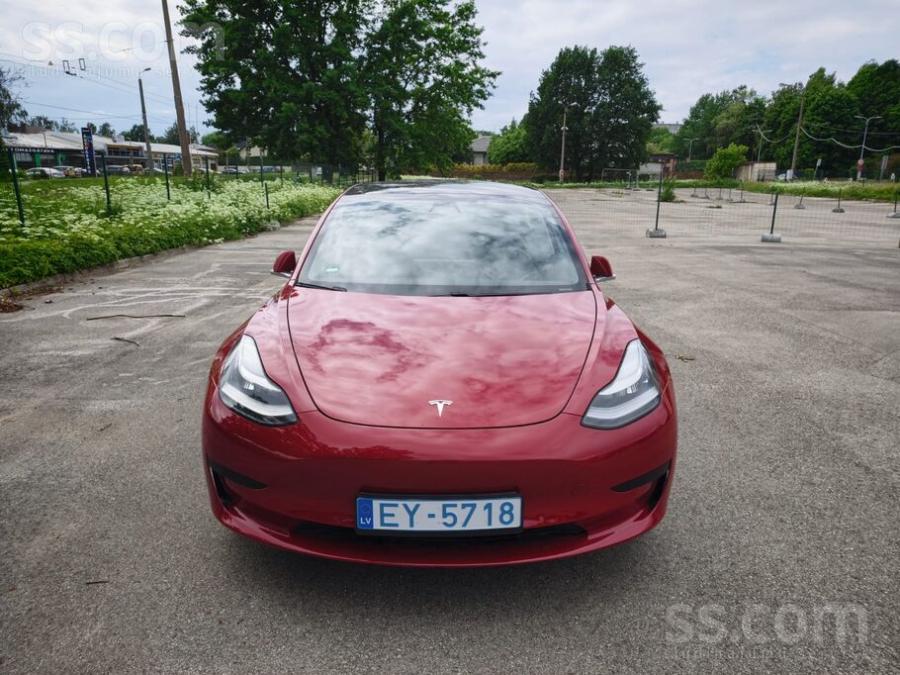 Tesla Model 3 2020 in Riga, with an engine capacity of 0.00 L and mileage of 123 thousand km for 17500 €, photo 6 on AUTOMOTO.COM.LV