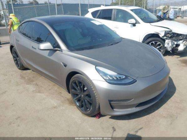 Tesla Model 3 2020 in Klaipeda, with an engine capacity of 0.00 L and mileage of 125 thousand km for 14500 €, photo 1 on AUTOMOTO.COM.LV