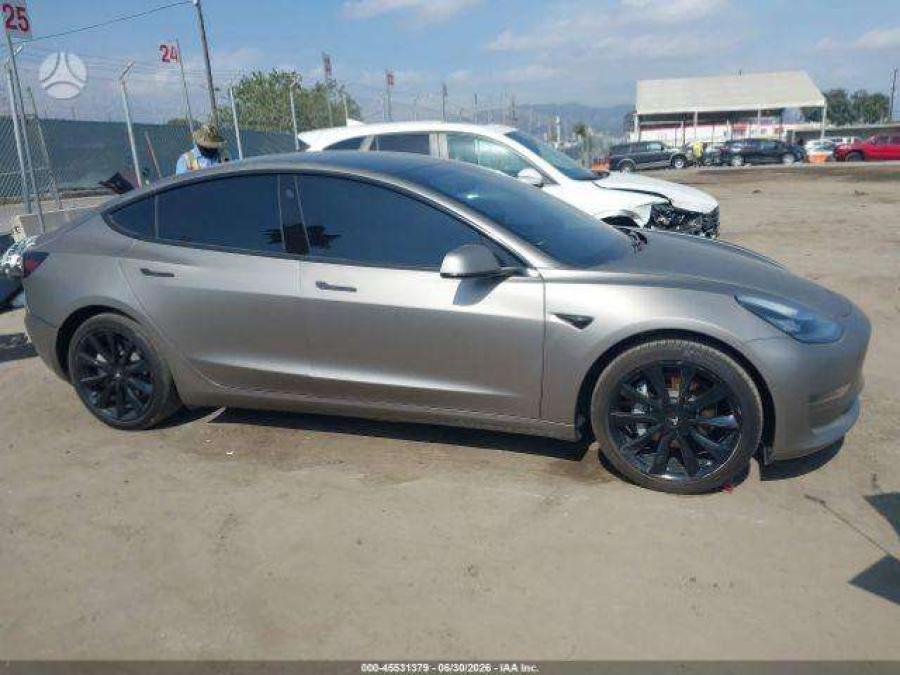 Tesla Model 3 2020 in Klaipeda, with an engine capacity of 0.00 L and mileage of 125 thousand km for 14500 €, photo 12 on AUTOMOTO.COM.LV