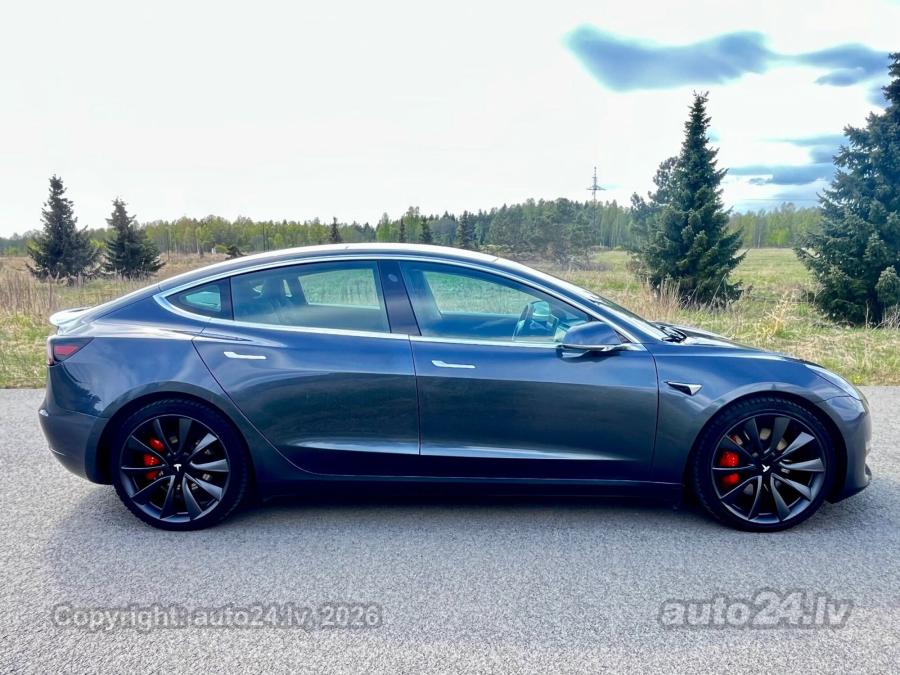 Tesla Model 3 2020 in Tallinn, with an engine capacity of 0.00 L and mileage of 129 thousand km for 24900 €, photo 9 on AUTOMOTO.COM.LV