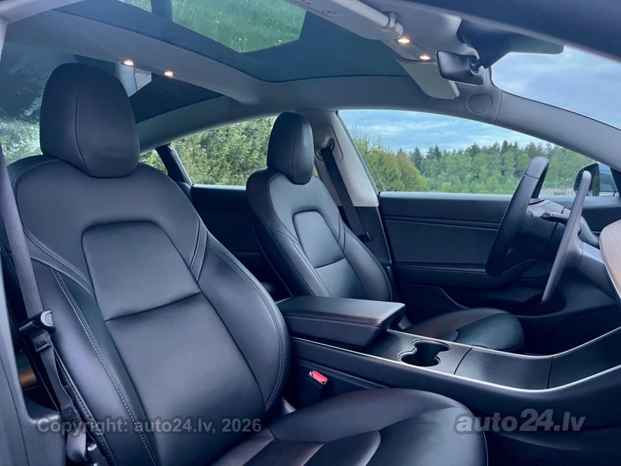 Tesla Model 3 2020 in Tallinn, with an engine capacity of 0.00 L and mileage of 129 thousand km for 24900 €, photo 13 on AUTOMOTO.COM.LV