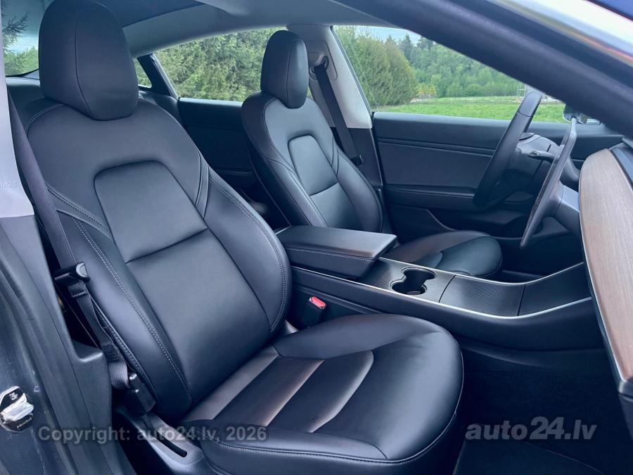 Tesla Model 3 2020 in Tallinn, with an engine capacity of 0.00 L and mileage of 129 thousand km for 24900 €, photo 18 on AUTOMOTO.COM.LV