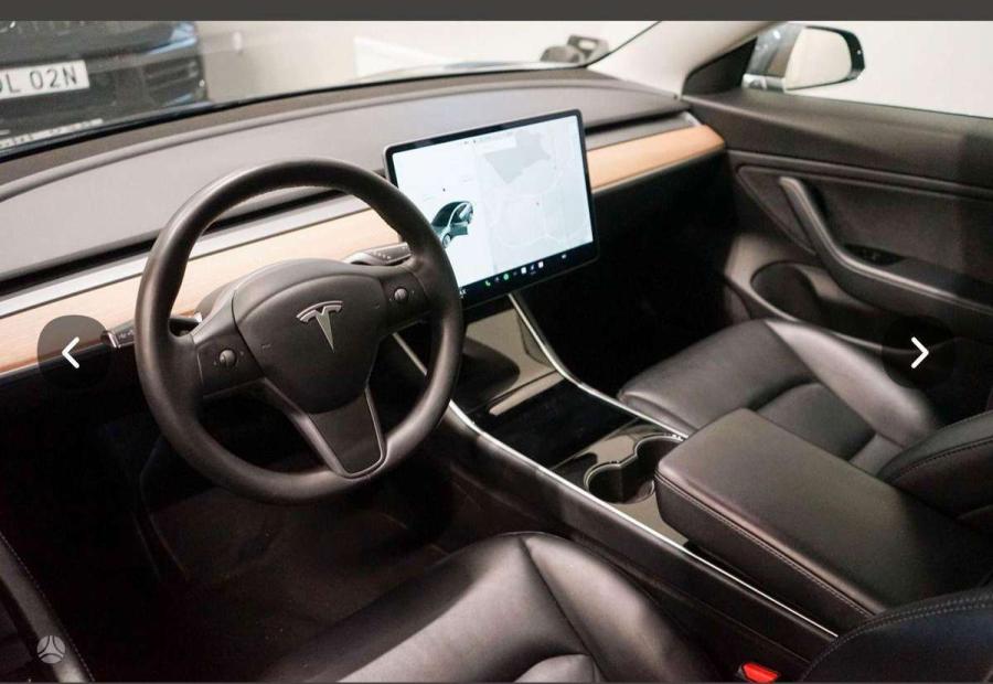 Tesla Model 3 2020 in Siauliai, with an engine capacity of 0.00 L and mileage of 200 thousand km for 15000 €, photo 5 on AUTOMOTO.COM.LV