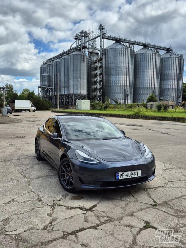 Tesla Model 3 2020 in Vilnius on AUTOMOTO.COM.LV Tesla Model 3 2020 in Vilnius, with an engine capacity of 0.00 L and mileage of 140 thousand km for 16000 €, photo 1 on AUTOMOTO.COM.LV
