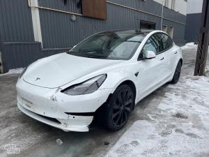 Tesla Model 3 2021 in Vilnius, with an engine capacity of 0.00 L and mileage of 138 thousand km for 24000 €, photo 5 on AUTOMOTO.COM.LV