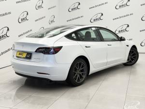 Tesla Model 3 2021 in Vilnius, with an engine capacity of 0.00 L and mileage of 106 thousand km for 23500 €, photo 3 on AUTOMOTO.COM.LV