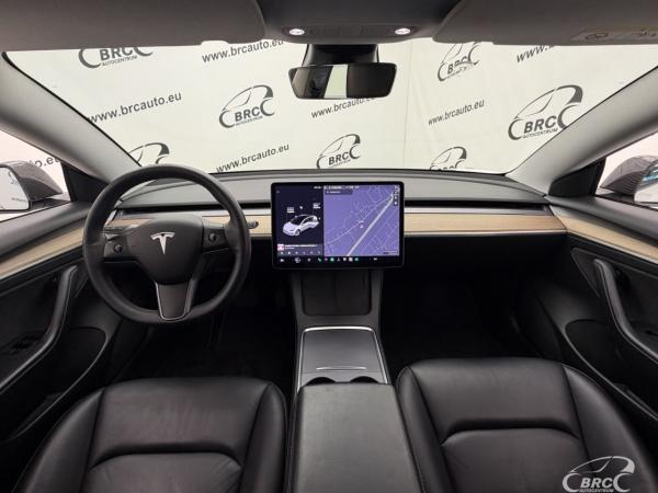 Tesla Model 3 2021 Viļņa, ar dzinēja tilpumu 0.00 L un nobraukumu 106 tūkst. km par 23500 €, foto 3 vietnē AUTOMOTO.COM.LV