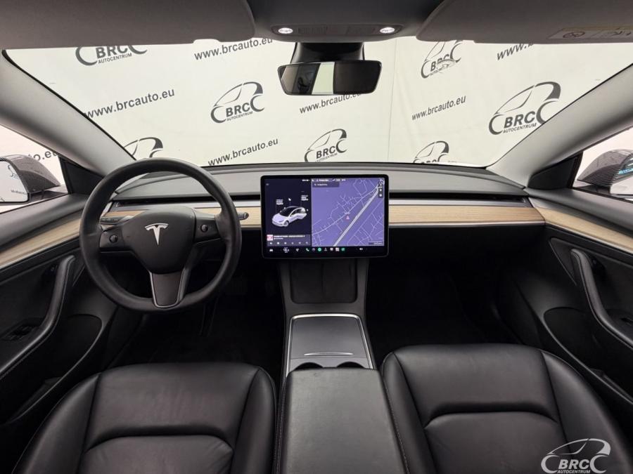 Tesla Model 3 2021 in Vilnius, with an engine capacity of 0.00 L and mileage of 106 thousand km for 23500 €, photo 4 on AUTOMOTO.COM.LV