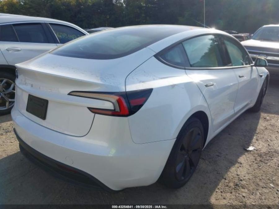 Tesla Model 3 2025 Klaipėda, ar dzinēja tilpumu 0.00 L un nobraukumu 0 tūkst. km par 10000 €, foto 4 vietnē AUTOMOTO.COM.LV