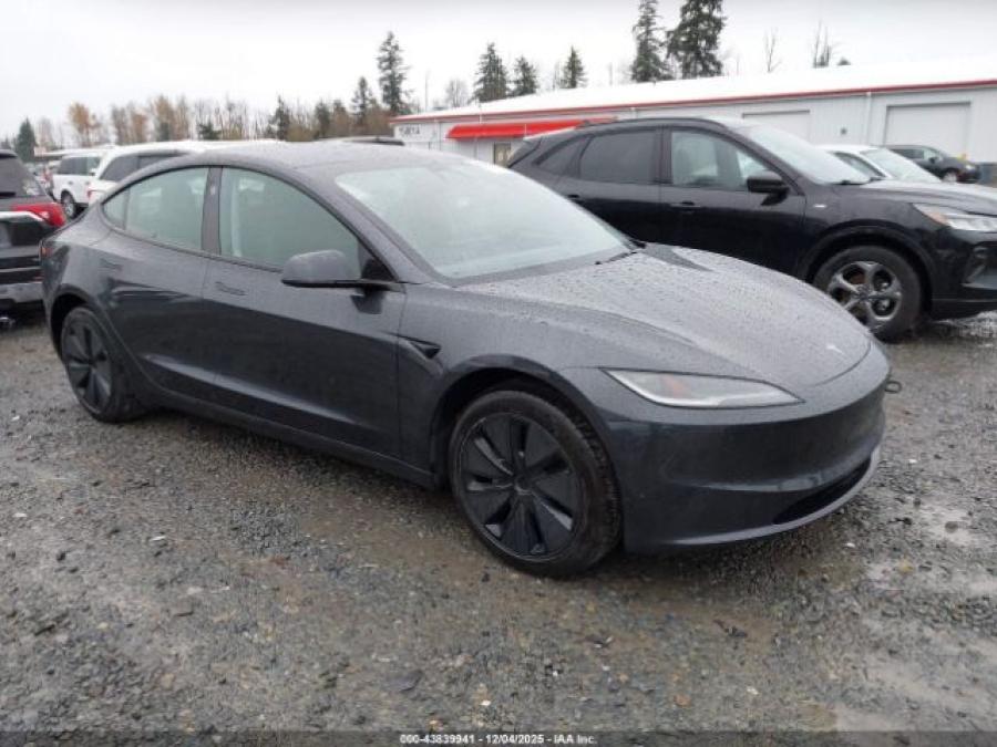 Tesla Model 3 2025 Klaipėda, ar dzinēja tilpumu 0.00 L un nobraukumu 0 tūkst. km par 15300 €, foto 1 vietnē AUTOMOTO.COM.LV
