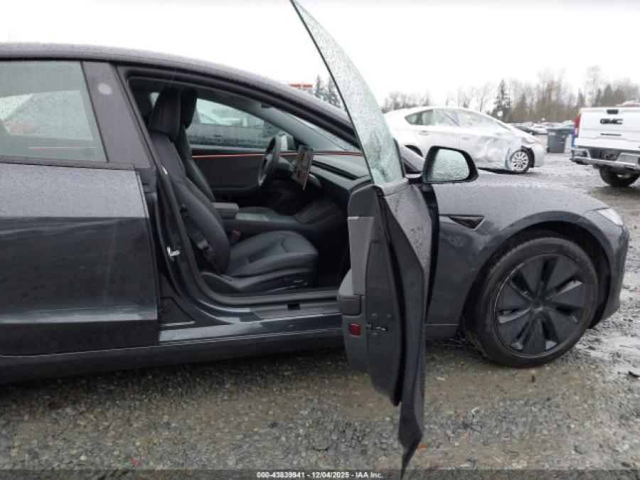 Tesla Model 3 2025 Klaipėda, ar dzinēja tilpumu 0.00 L un nobraukumu 0 tūkst. km par 15300 €, foto 5 vietnē AUTOMOTO.COM.LV