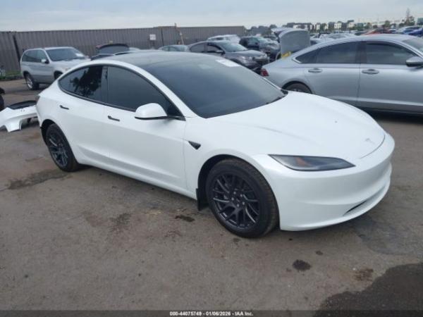 Tesla Model 3 2025 in Klaipeda, with an engine capacity of 0.00 L and mileage of 0 thousand km for 12500 €, photo 1 on AUTOMOTO.COM.LV
