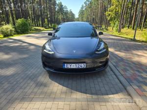 Violet Tesla Model 3 2020 in Riga, with an engine capacity of 0.00 L and mileage of 223 thousand km for 16100 €, photo  on AUTOMOTO.COM.LV