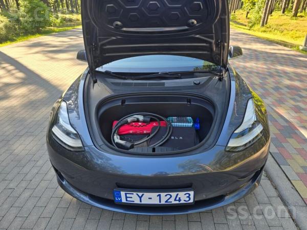 Violets Tesla Model 3 2020 Rīga, ar dzinēja tilpumu 0.00 L un nobraukumu 223 tūkst. km par 16100 €, foto 9 vietnē AUTOMOTO.COM.LV
