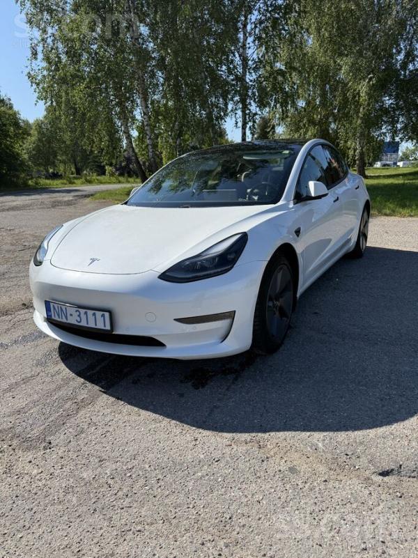 Белый Тесла Модель 3 2021 в Рига, объемом двигателя 0.00 л и пробегом 56 тыс. км за 28500 €, фото 2 на AUTOMOTO.COM.LV