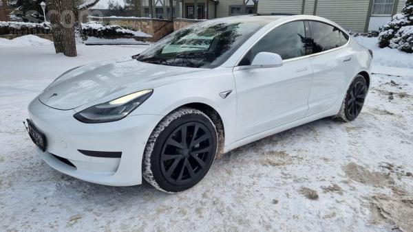 Balts Tesla Model 3 2019 Rīga, ar dzinēja tilpumu 0.00 L un nobraukumu 139 tūkst. km par 17700 €, foto 1 vietnē AUTOMOTO.COM.LV