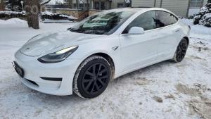 White Tesla Model 3 2019 in Riga, with an engine capacity of 0.00 L and mileage of 139 thousand km for 17700 €, photo  on AUTOMOTO.COM.LV