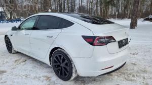Balts Tesla Model 3 2019 Rīga, ar dzinēja tilpumu 0.00 L un nobraukumu 139 tūkst. km par 17700 €, foto 2 vietnē AUTOMOTO.COM.LV