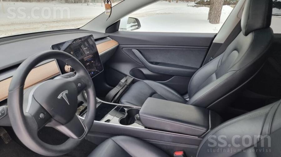 Balts Tesla Model 3 2019 Rīga, ar dzinēja tilpumu 0.00 L un nobraukumu 139 tūkst. km par 17700 €, foto 4 vietnē AUTOMOTO.COM.LV
