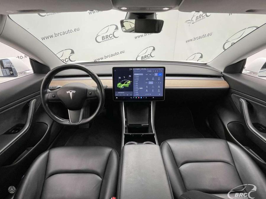 White Tesla Model 3 2019 in Vilnius, with an engine capacity of 0.00 L and mileage of 116 thousand km for 14700 €, photo 4 on AUTOMOTO.COM.LV