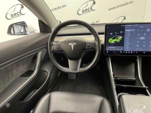 White Tesla Model 3 2019 in Vilnius, with an engine capacity of 0.00 L and mileage of 116 thousand km for 14700 €, photo 14 on AUTOMOTO.COM.LV