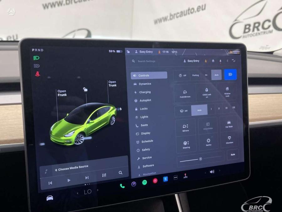White Tesla Model 3 2019 in Vilnius, with an engine capacity of 0.00 L and mileage of 116 thousand km for 14700 €, photo 28 on AUTOMOTO.COM.LV