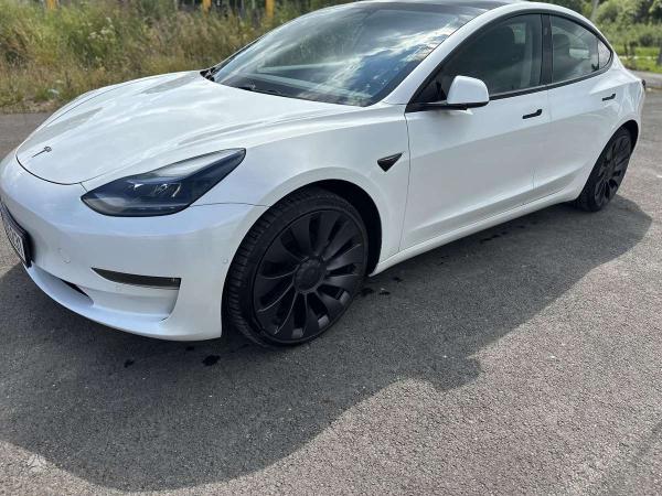 Balts Tesla Model 3 2019 Kauņa, ar dzinēja tilpumu 0.00 L un nobraukumu 171 tūkst. km par 18500 €, foto 2 vietnē AUTOMOTO.COM.LV