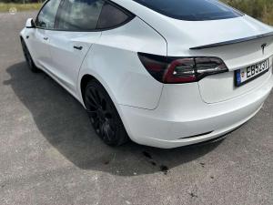 White Tesla Model 3 2019 in Kaunas, with an engine capacity of 0.00 L and mileage of 171 thousand km for 18500 €, photo 6 on AUTOMOTO.COM.LV