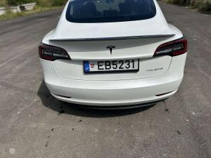 White Tesla Model 3 2019 in Kaunas, with an engine capacity of 0.00 L and mileage of 171 thousand km for 18500 €, photo 7 on AUTOMOTO.COM.LV