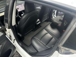 White Tesla Model 3 2019 in Kaunas, with an engine capacity of 0.00 L and mileage of 171 thousand km for 18500 €, photo 11 on AUTOMOTO.COM.LV