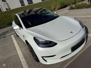 White Tesla Model 3 2019 in Vilnius, with an engine capacity of 0.00 L and mileage of 94 thousand km for 20500 €, photo 3 on AUTOMOTO.COM.LV
