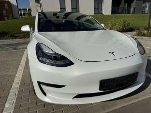 White Tesla Model 3 2019 in Vilnius, with an engine capacity of 0.00 L and mileage of 94 thousand km for 20500 €, photo 5 on AUTOMOTO.COM.LV