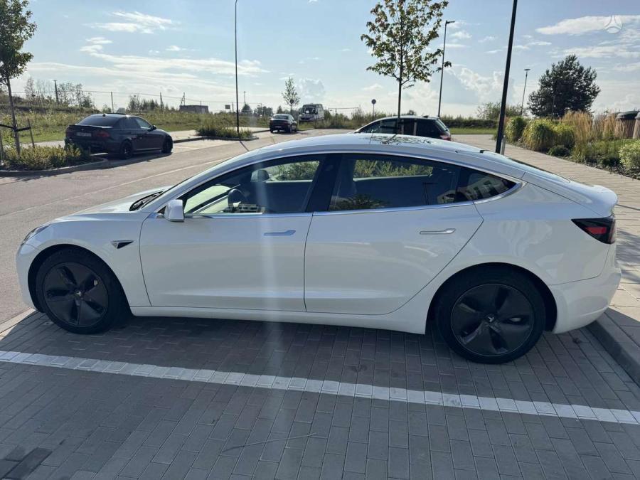 White Tesla Model 3 2019 in Vilnius, with an engine capacity of 0.00 L and mileage of 94 thousand km for 20500 €, photo 11 on AUTOMOTO.COM.LV