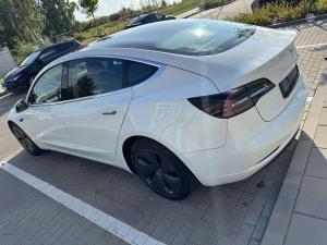 White Tesla Model 3 2019 in Vilnius, with an engine capacity of 0.00 L and mileage of 94 thousand km for 20500 €, photo 14 on AUTOMOTO.COM.LV